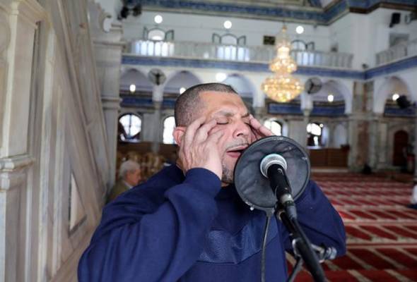 Laungan azan di Kuwait ditukar kepada “solat lah kalian di rumah ...