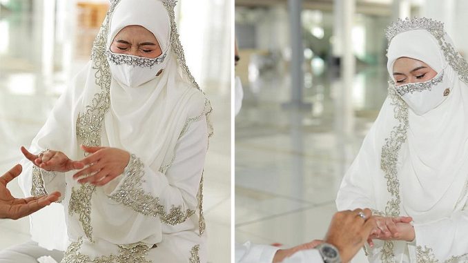 Heliza Helmi Gugvp Dan Terket4r Tangan Sewaktu Suami Sarungkan Cincin ...